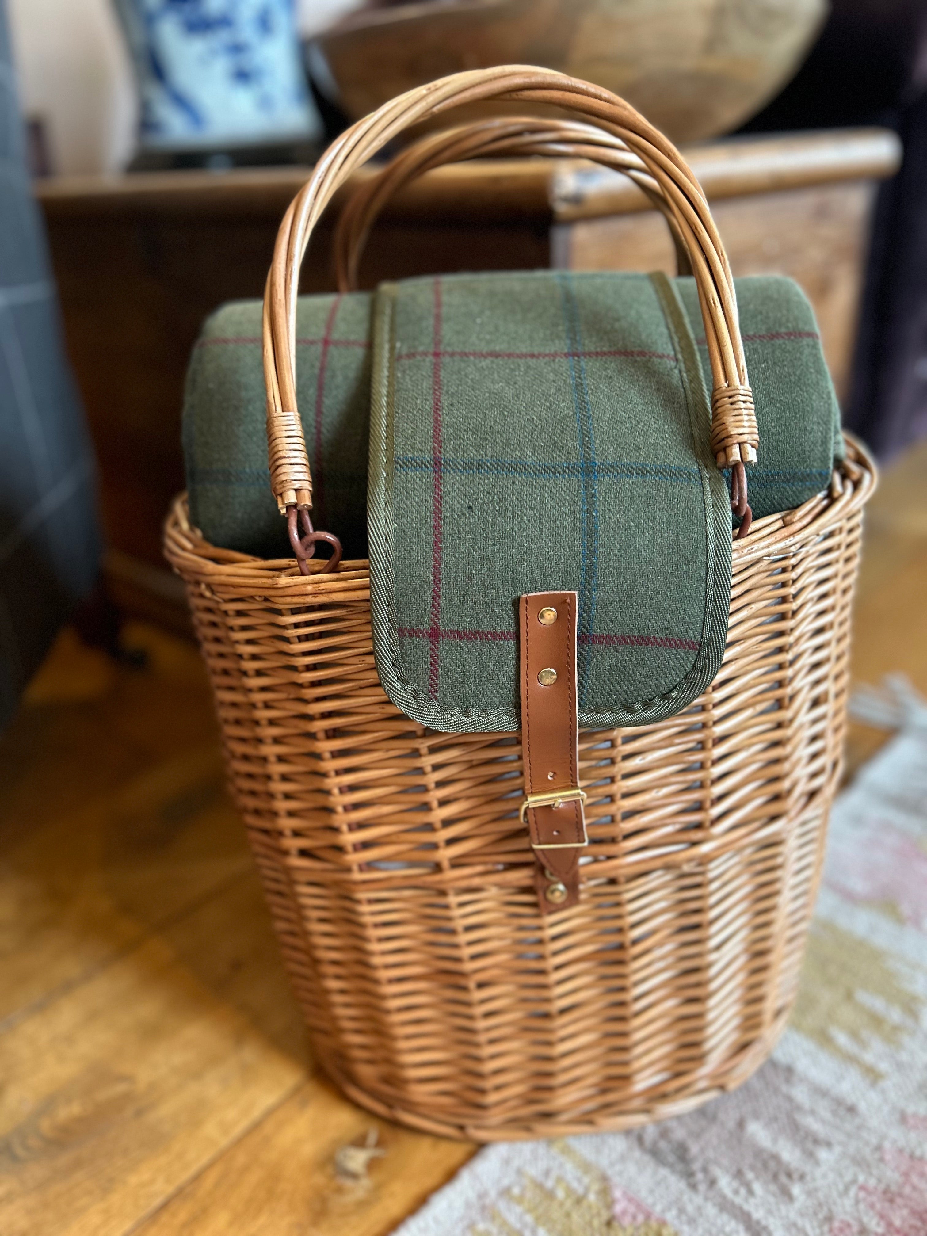 The Buxton -green tweed chiller basket – The Vintage Hamper Company